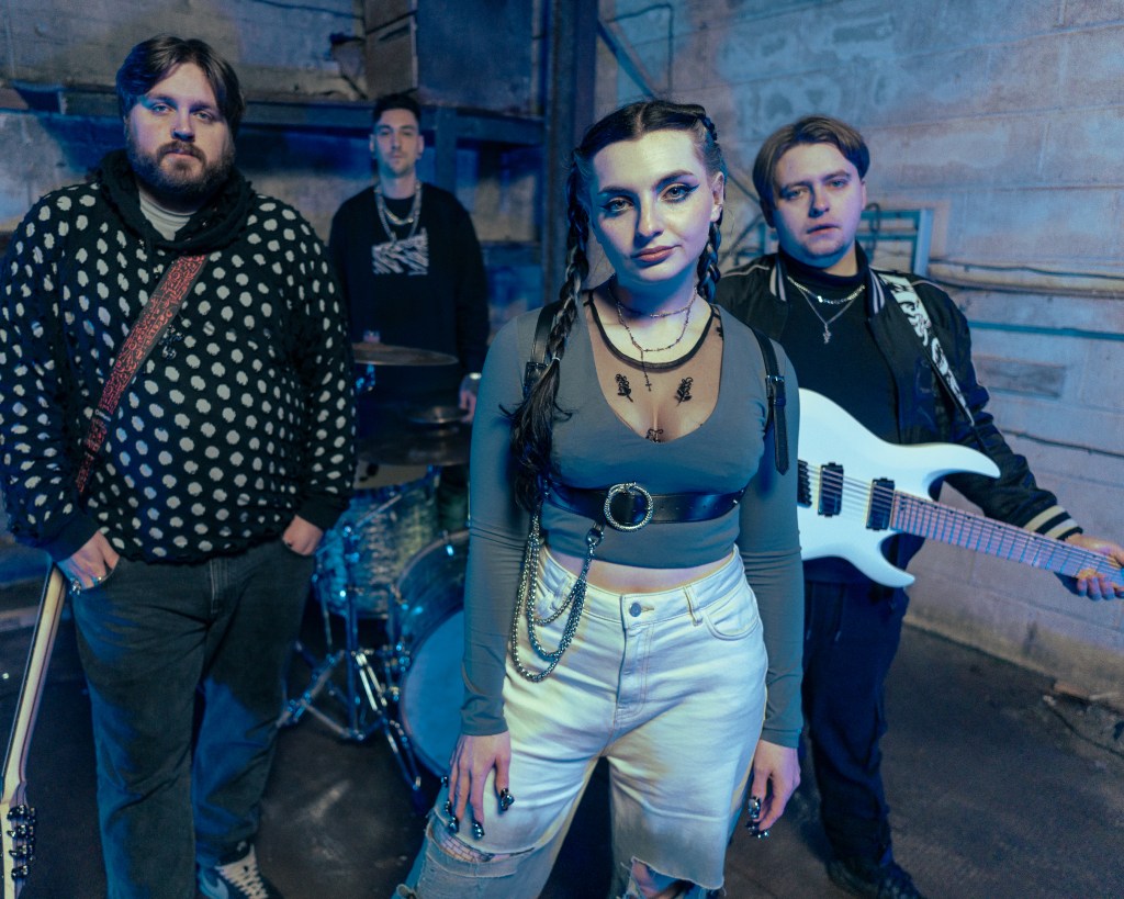 Sixth Wonder Release New Single ‘Thorn’ - FOREVER LOUD